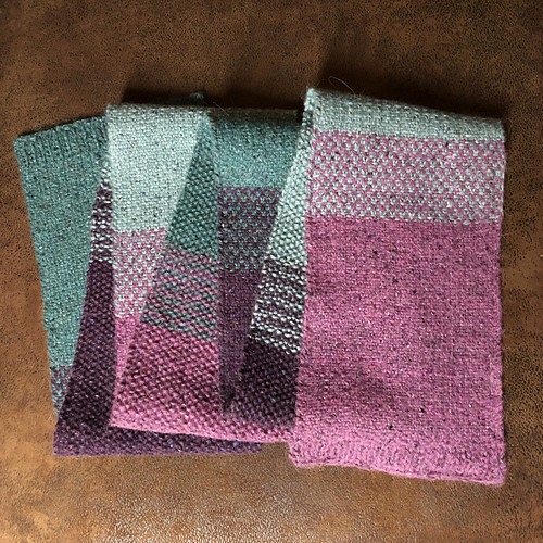 Ravelry: Two Color Linen Scarf pattern by Danai