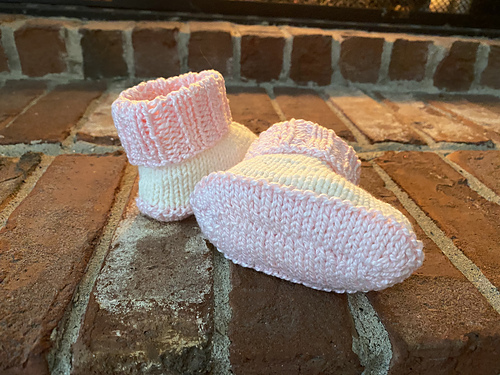 Ravelry: Baby Hug Boots pattern by marianna mel
