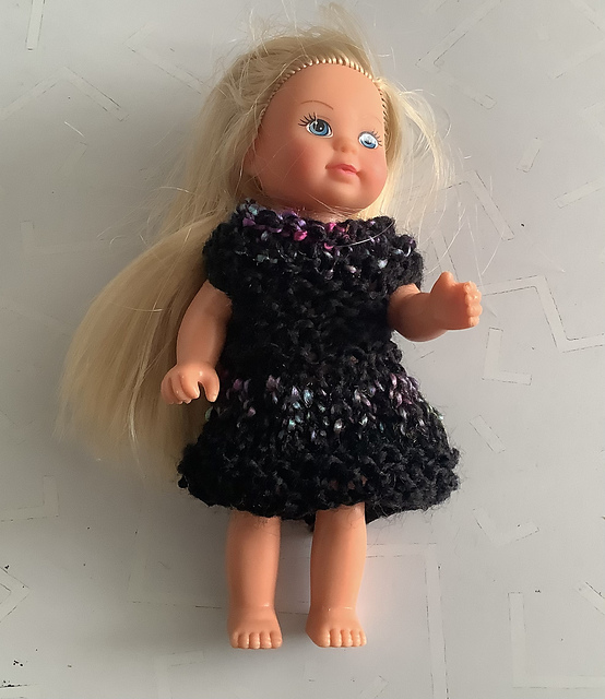 Ravelry: Patsy 4 inch Dolls Dress pattern by taffylass knits