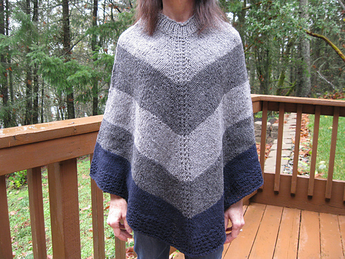 Ravelry: Minjia Poncho pattern by Martina Sommer