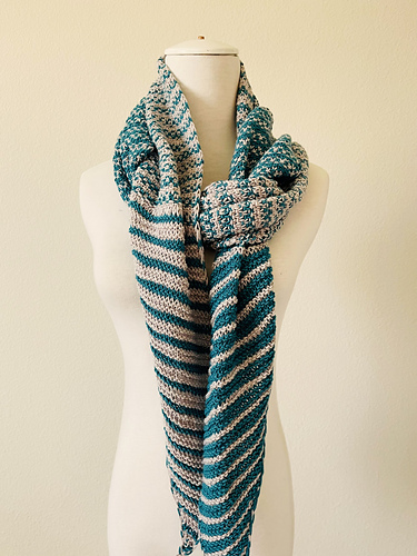 Ravelry: Four Two scarf pattern by Takako Takiguchi