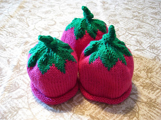 Ravelry: takdpm's Berry Baby Hats