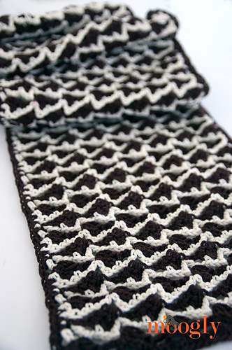 Ravelry: Neptune's Arrow Scarf pattern by Tamara Kelly