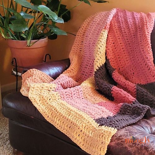 Ravelry: Easy Rectangle Log Cabin Blanket pattern by Tamara Kelly