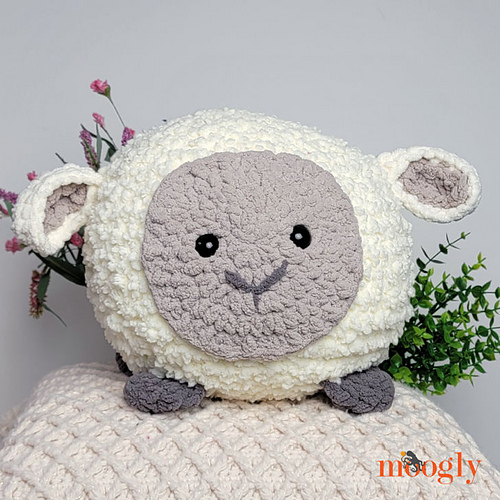 Ravelry: Lamb Squish pattern by Tamara Kelly