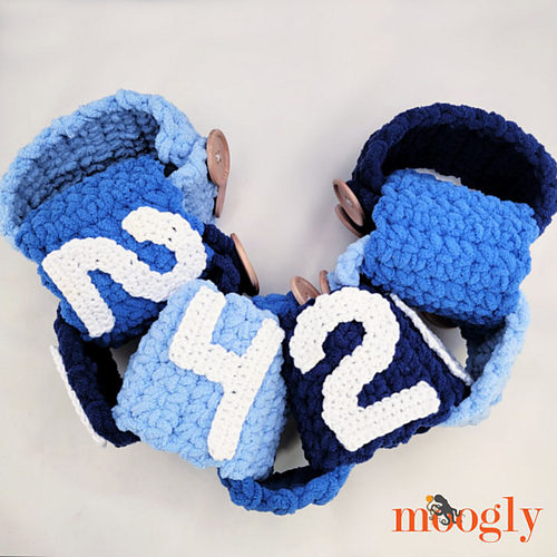 Ravelry: Countdown Paper Chain pattern by Tamara Kelly