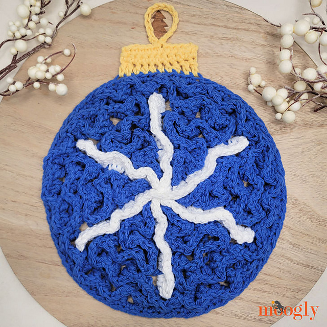 Ravelry: Bauble Ornament Wiggle Trivet pattern by Tamara Kelly