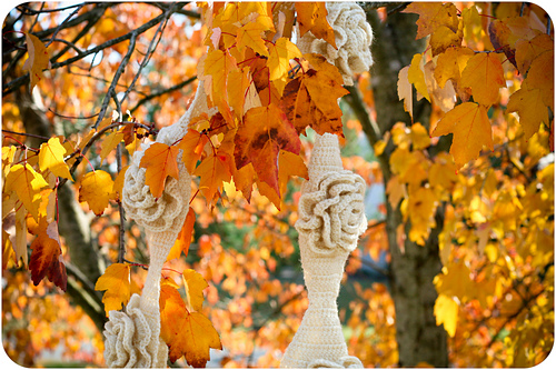 Ravelry: Ivory Garland Scarf pattern by Melissa Campbell