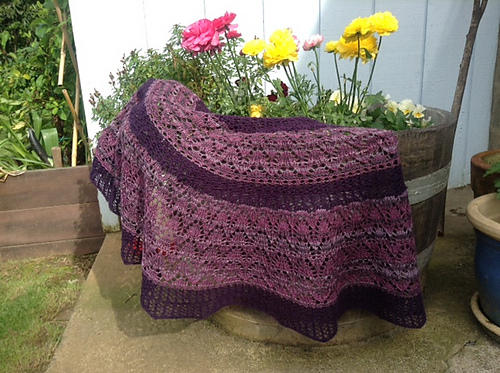 Ravelry: A Pretty Little Shawl pattern by Rebecca Shepler