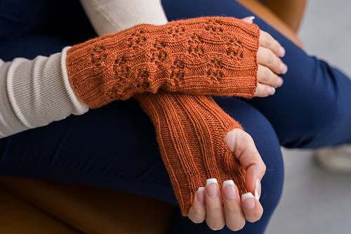 Ravelry: Flowery Arm Warmers pattern by Tanja Steinbach