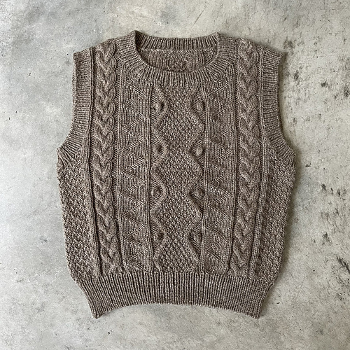 Ravelry: Tiara Vest pattern by Tanyoung Kim