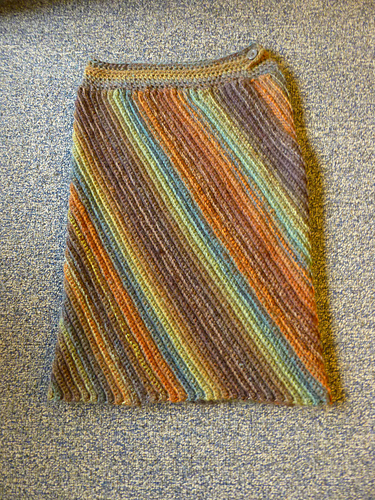 Ravelry: slanted skirt pattern by Tanja Osswald