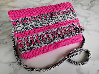 Ravelry: Pretty Wings pattern by Tazie Knits