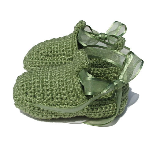 Ravelry: Baby Ribbon Shoes pattern by Tara Schreyer