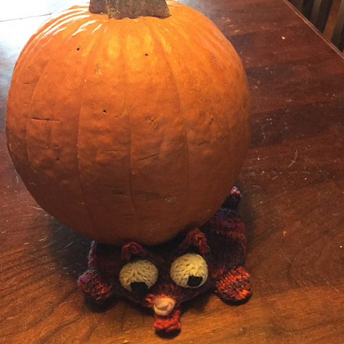 Ravelry: Splat Cat Coaster pattern by cheezombie