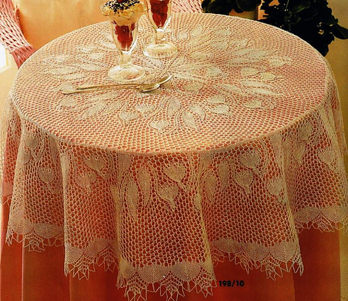 Ravelry: Schneeglöckchen (Tischdecke) pattern by Herbert Niebling