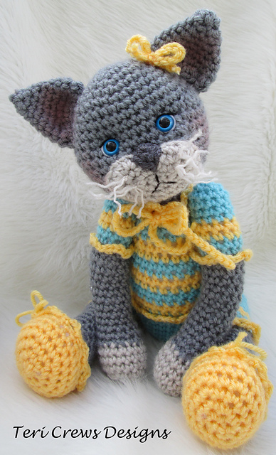 Ravelry: Darling Cat pattern by Teri Crews