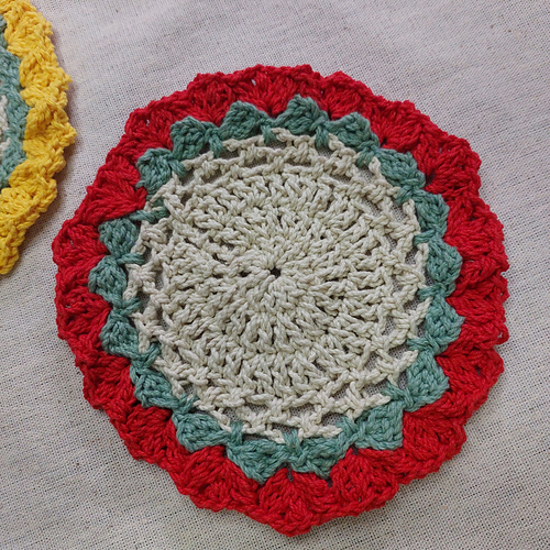 Ravelry: Flower bouquet coaster pattern by Thao Homemade Crochet