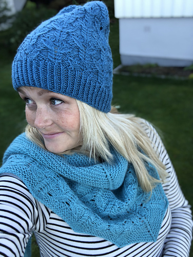 Ravelry: Kornax - Lue og Hals (Kornax - Hat and cowl) pattern by Renate Dalmo