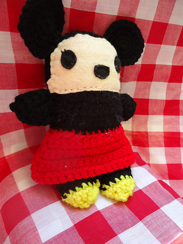 Ravelry: mickey and minnie mouse pattern by Aurelia Delaney