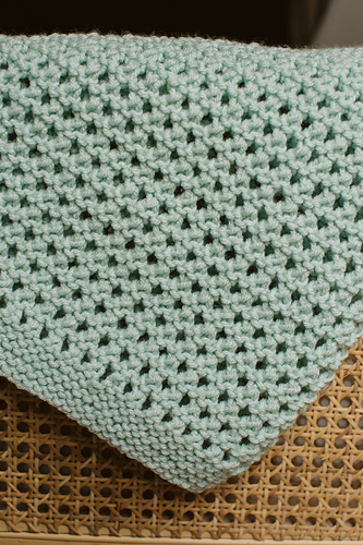 Ravelry: Eyelet Rows Cowl pattern by The Blue Mouse