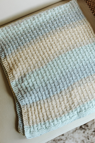 Ravelry: Wavy Rib Baby Blanket pattern by The Blue Mouse