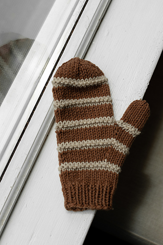 Ravelry: Crestfall Mittens pattern by The Blue Mouse