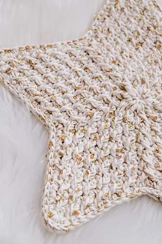 Ravelry: Alpine Star Tree Topper pattern by Tanya Johnson | The Cozy Knot