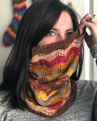 Ravelry: Round and Round Cowl pattern by Crazy Sock Lady Designs