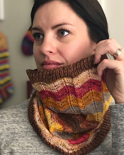 Ravelry: Round and Round Cowl pattern by Crazy Sock Lady Designs