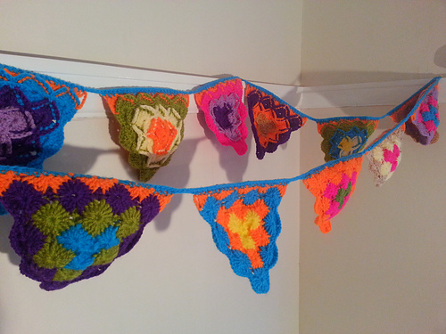 Ravelry: Bavarian triangle bunting pattern by The Creative Hook