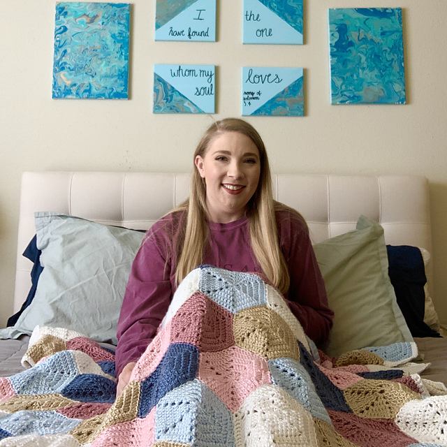 Ravelry: Modern Geo Blanket pattern by Taylor Mullins