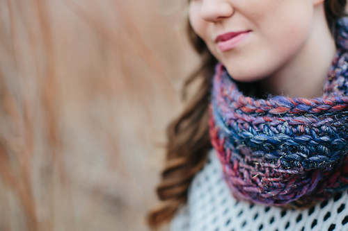 Ravelry: Back Loop Beginner Cowl pattern by The Firefly Hook