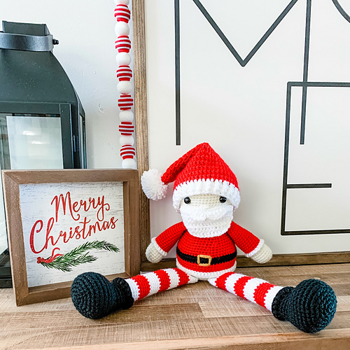 Ravelry: Friendly Santa Shelf Sitter pattern by Kali Dahle