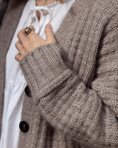 Ravelry: CERATA cardigan pattern by Joanna Wiernicka