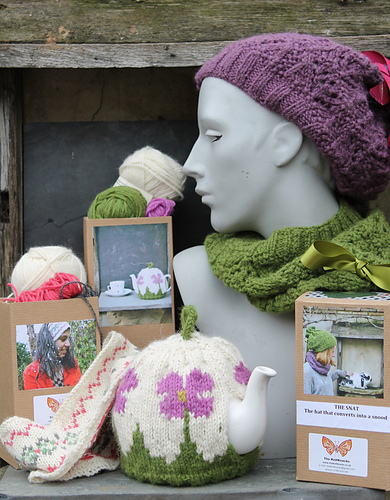 Ravelry: Pink Poppy Tea Cosy pattern by Monica Russel