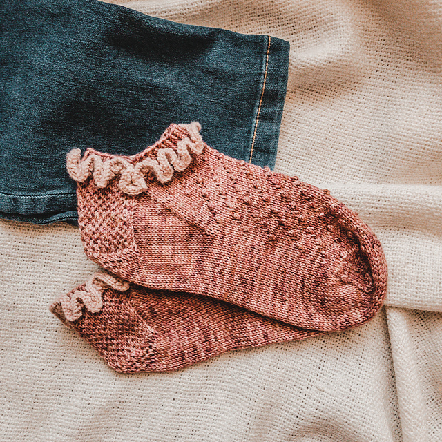 Ravelry: Bubbles of Joy socks pattern by Izabela Grzybek