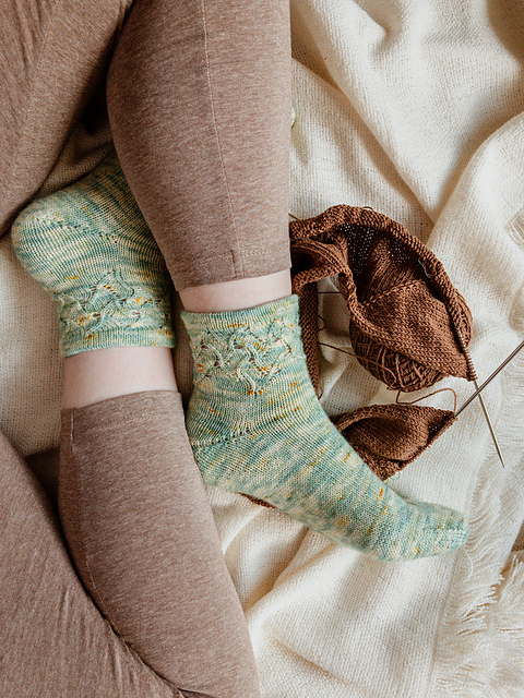 Ravelry: Tidal Waves Socks pattern by Iza Grzybek