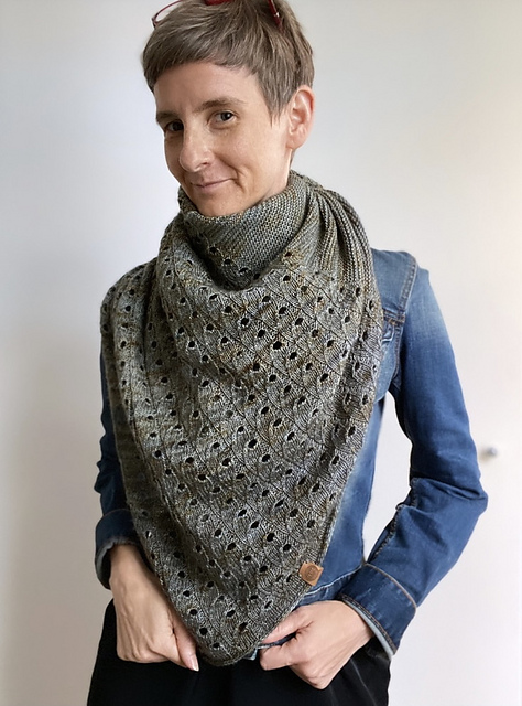 Ravelry: The Cumulus Clouds Shawl pattern by Bettina Wenko