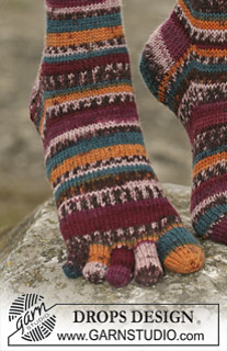 Ravelry: 110-33 socks with toes pattern by DROPS design