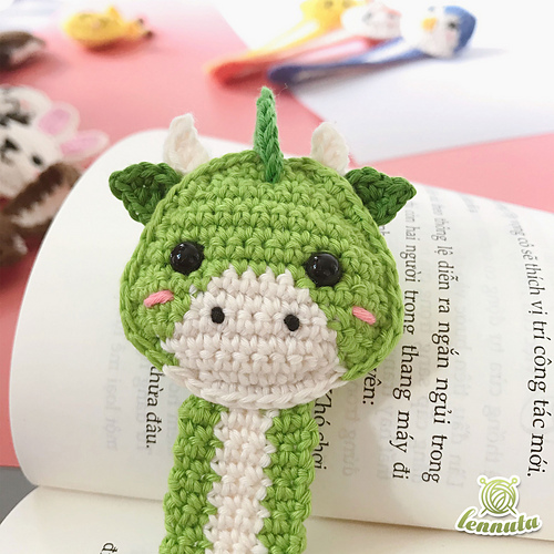 Ravelry: Dragon Bookmark pattern by Thao Nguyen Lennutas