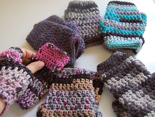 Ravelry: Darla's Finger'less Mitts pattern by Darla Allen