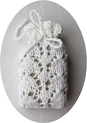 Ravelry: Soap Sachet pattern by Elke Becker