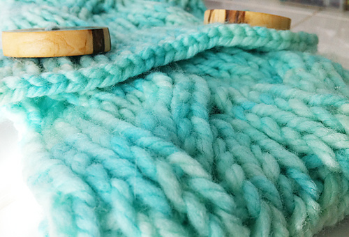 Ravelry: Meander Cowl pattern by Mercedes Tarasovich