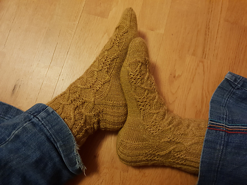 Ravelry: Halcyon Days Socks pattern by Hayley Frye