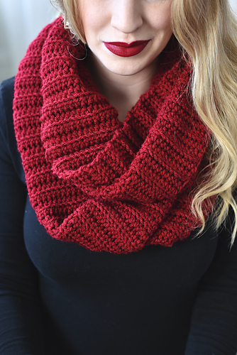 Ravelry: Easy Breezy Scarf pattern by The Turtle Trunk