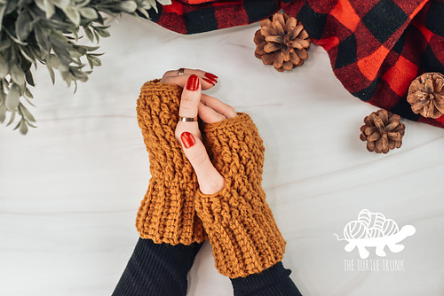 Ravelry: Country Cottage Fingerless Gloves pattern by The Turtle Trunk