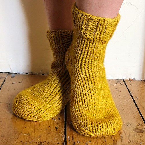 Ravelry: Ya Basic bed socks pattern by Jacki Badger