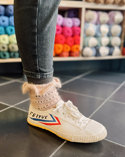 Ravelry: Sharalanda socks pattern by Jacki Badger