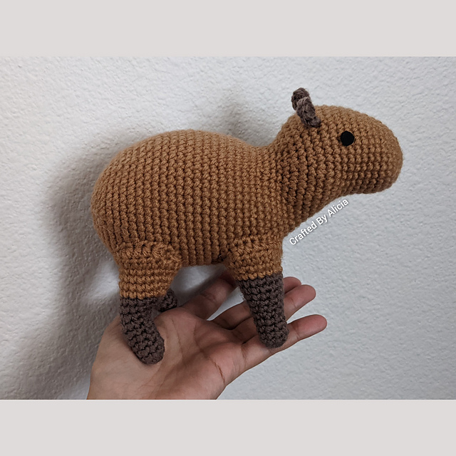 Ravelry: Capybara pattern by Alicia Perez